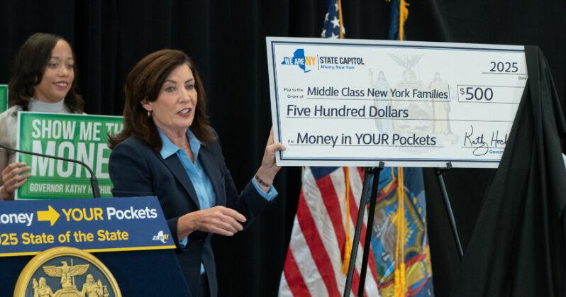 Gov. Kathy Hochul proposes 'inflation refund' checks plan | News ...