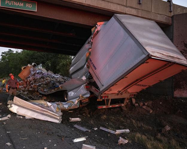 Tractor-trailer strikes abutment on Thruway in Rotterdam; Trailer ...