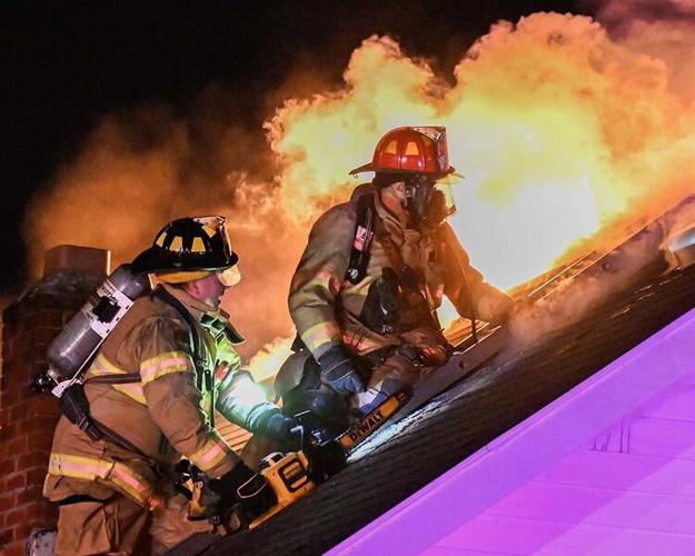 Images: Firefighters battle Rotterdam house fire early Wednesday (4 ...
