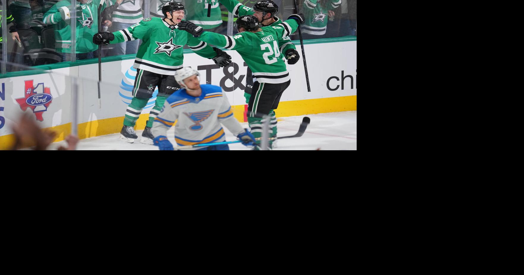 Robertson scores 30th goal with a minute left to lift Stars over Blues ...