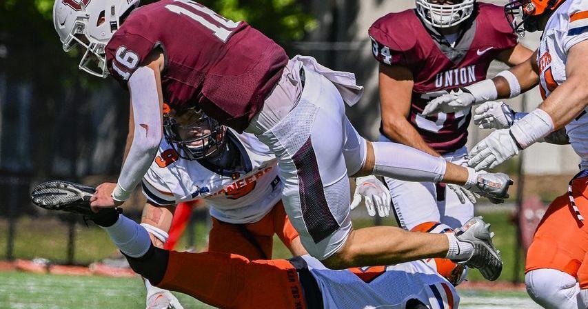 Union football struggles after losing starting QB Pacatte to injury ...