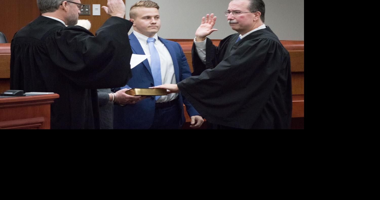 Vincent sworn in as Boyd circuit judge | News | dailyindependent.com