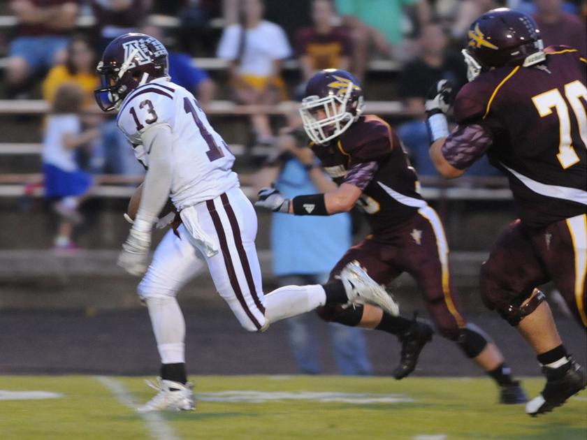 Tomcats at Red Devils football | Gallery | dailyindependent.com
