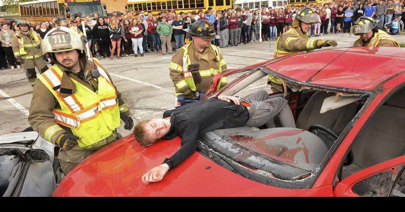 Actions and consequences: Mock crashes underscore drunken driving ...