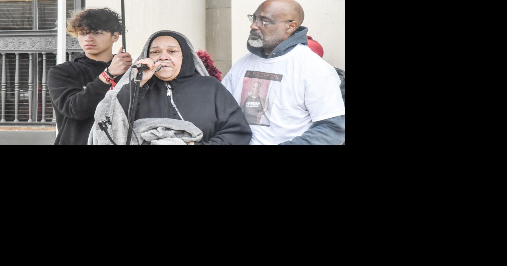 Protesters gather for Wilkerson | News | dailyindependent.com