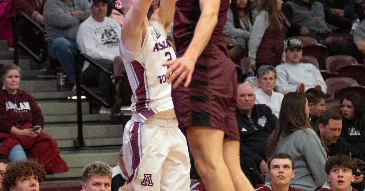 Tomcats share ball, win over Panthers: Lalonde hits five triples, nets ...