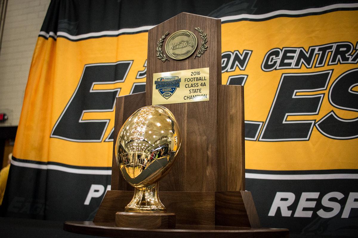 A hero’s welcome: Johnson Central football team returns home | News ...