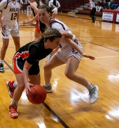 Kittens get rolling past Ironton | Sports | dailyindependent.com