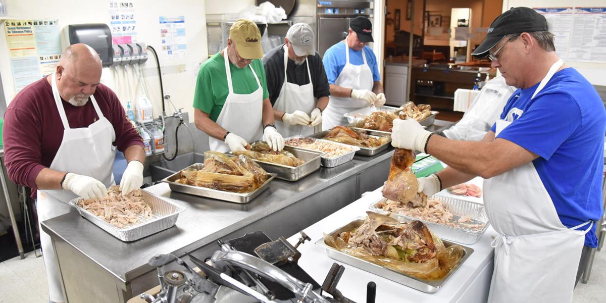 Elks prepares for annual Thanksgiving feast | News | dailyindependent.com