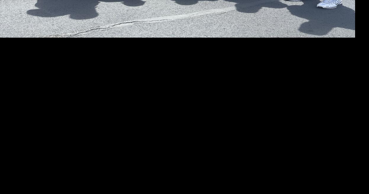 UK Familia joins fun at card show: Harrison twins, Goodwin, Lamb ...