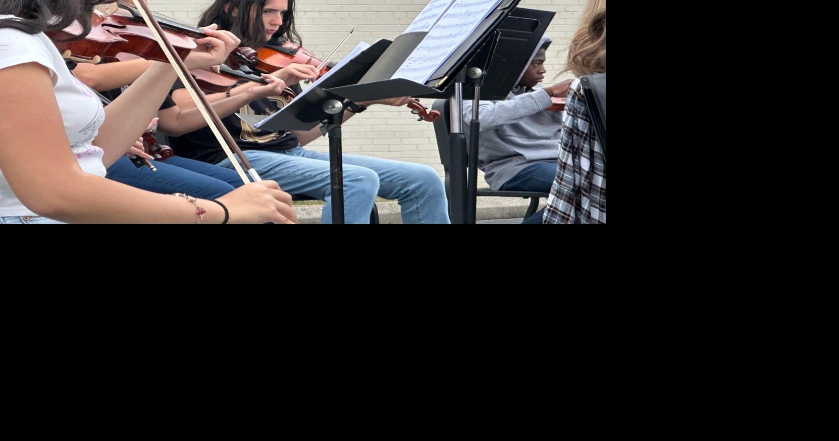 Russell rocks out in orchestra concert | News | dailyindependent.com