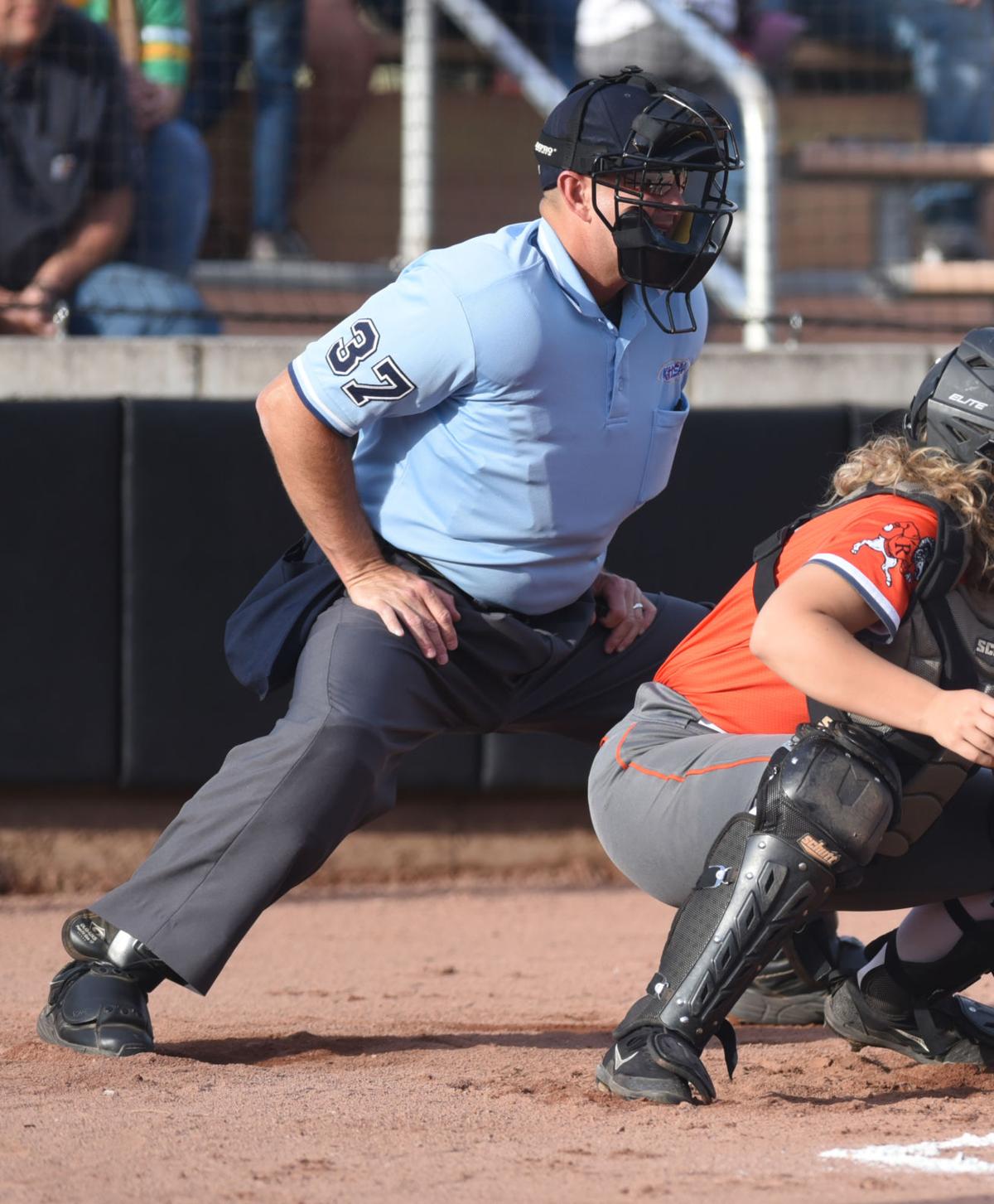 Calling It Both Ways Umpires Work To Maintain Same Focus In Blowouts calling-it-both-ways-umpires-work-to-maintain-same-focus-in-blowouts