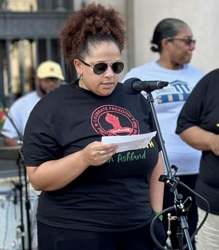 Juneteenth brings crowd to Broadway Square | News | dailyindependent.com