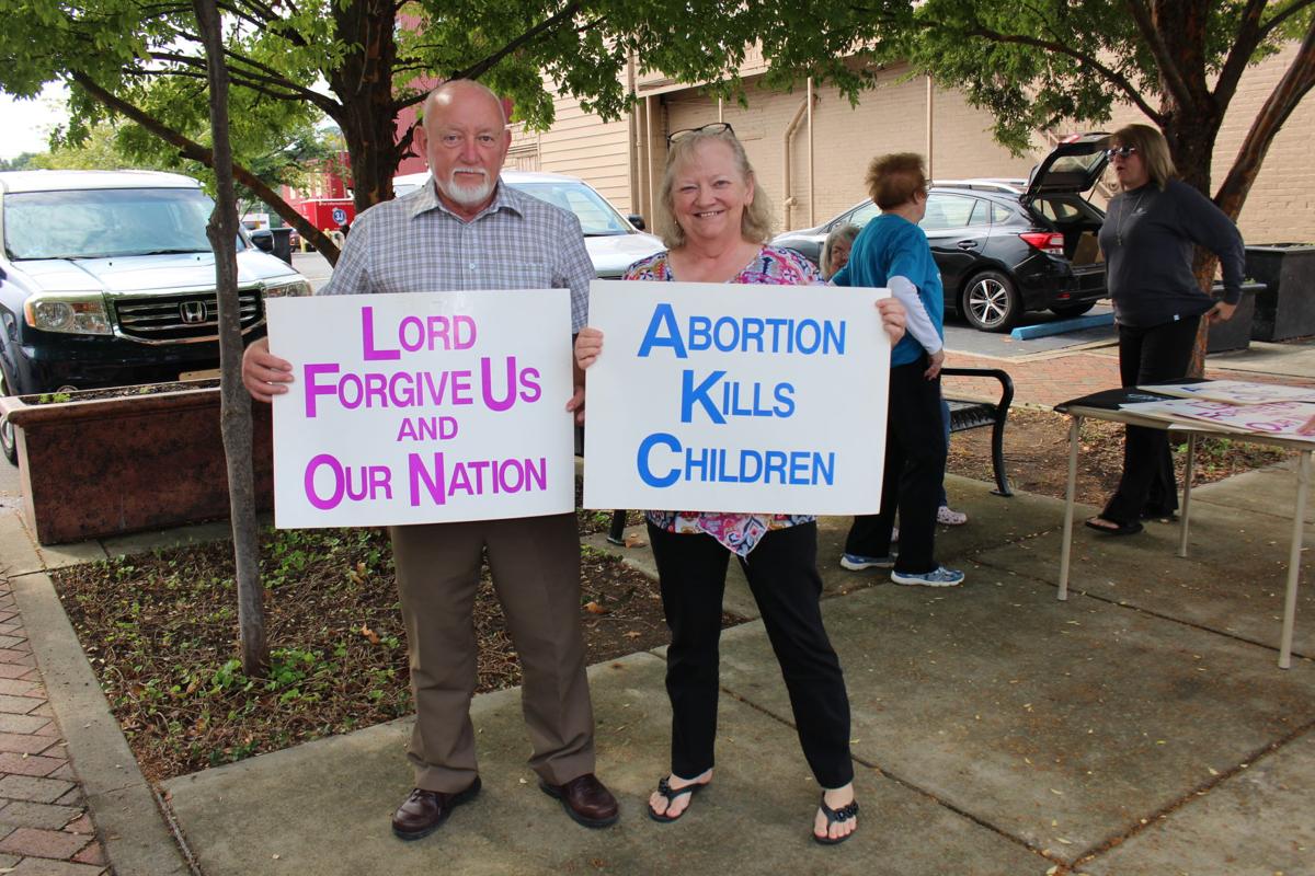 Pregnancy Center hosted "pro-life chain" on Sunday | News ...