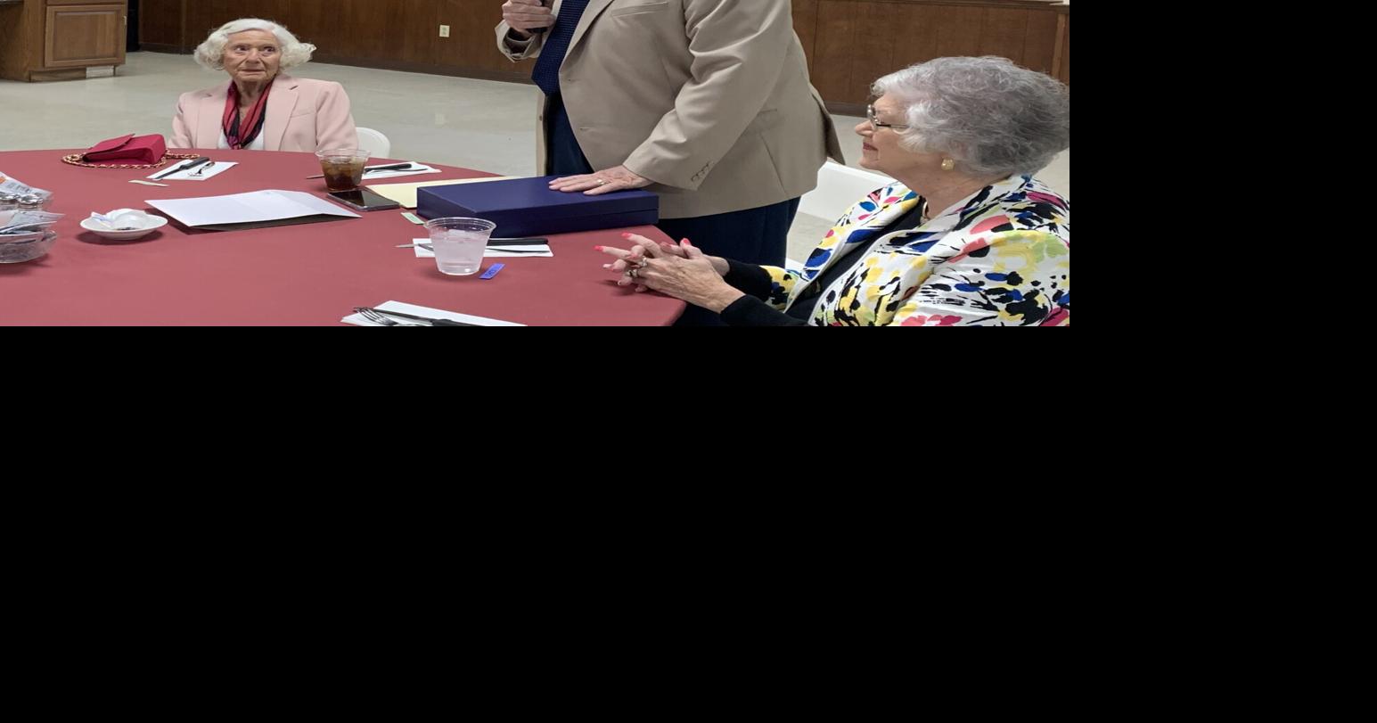 Boyd Class of 1963 honors Waggoner | News | dailyindependent.com