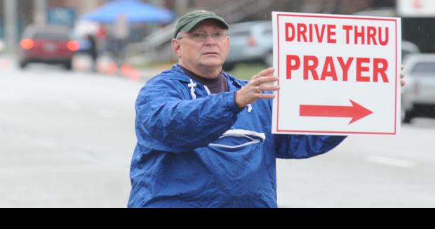 Church leaders, volunteers pleased with first drive-thru prayer service ...