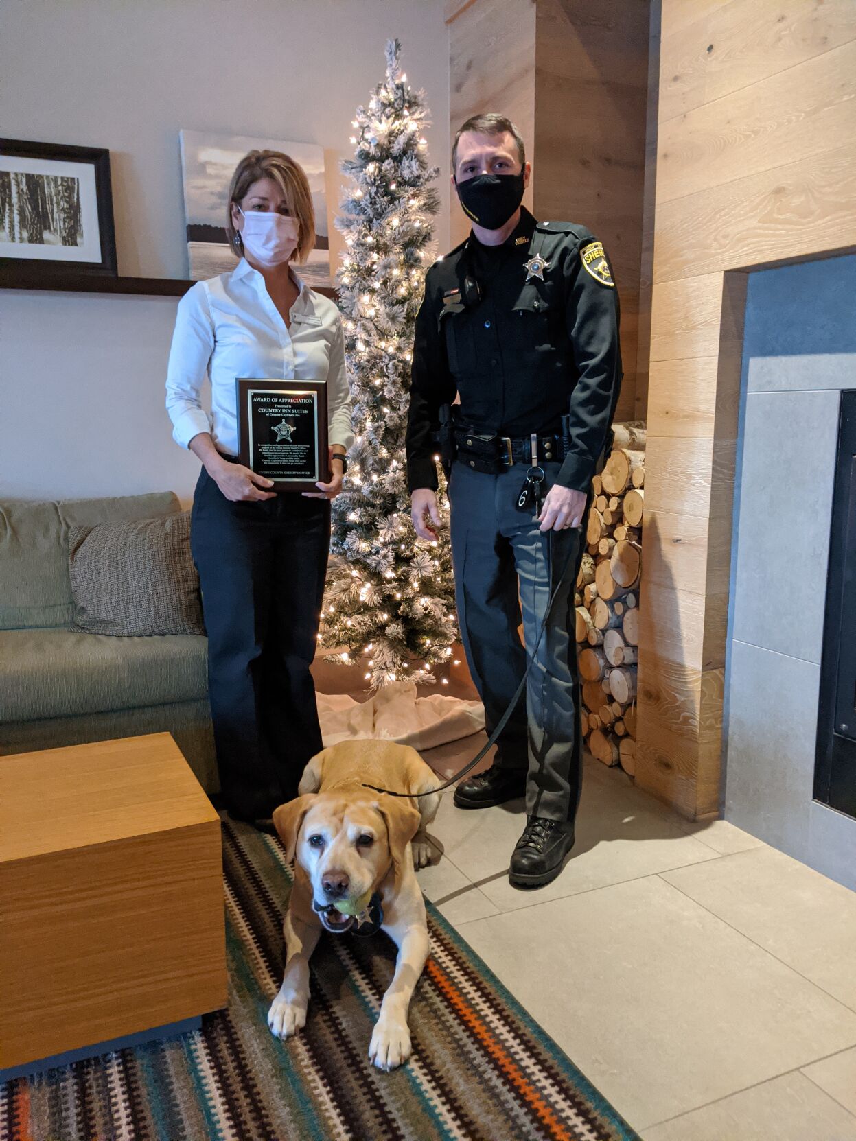 Sheriff's office thanks Valley hotel manager for K-9 help | Local News ...