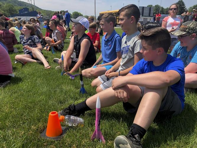 Fifth graders build, prepare rockets for lift off | News | dailyitem.com