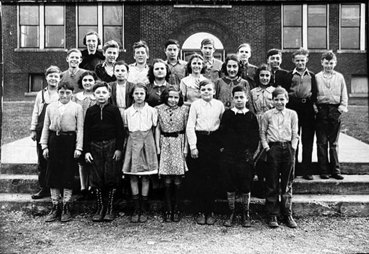 Homecoming: Shenango class of 1944 alum visits her alma mater ...