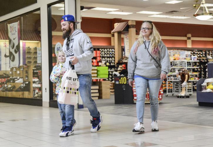 Mall stays open as some shops still serving | Snyder County | dailyitem.com