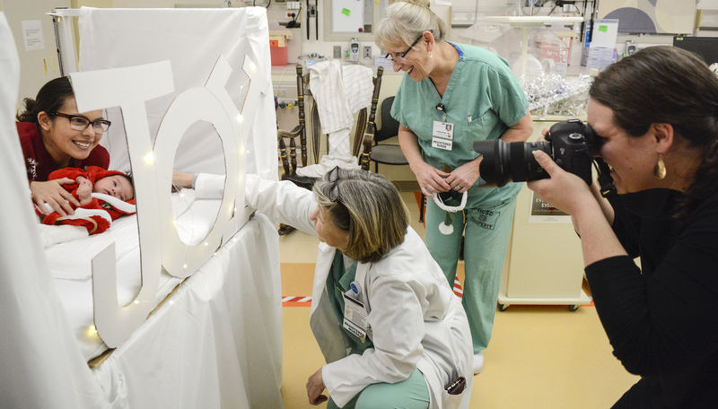 Geisinger sponsors family photos inside children’s hospital | Local ...