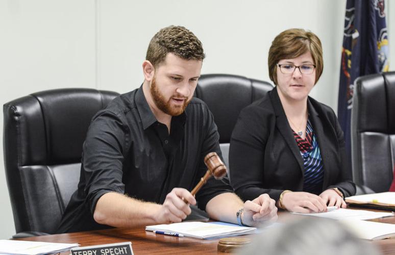 Sunbury's new mayor, police chief shake hands at first meeting | Local ...