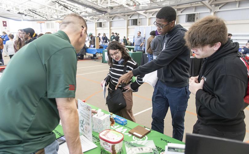 Employers pitch careers to more than 1,000 high schoolers at job fair ...