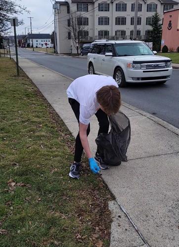Milton Area students pick up trash in borough | News | dailyitem.com