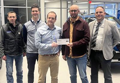 W&L Subaru donates $10,000 to Shikellamy Acorn Little League | Local ...