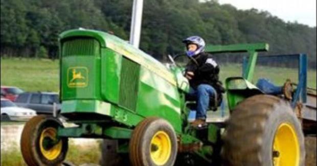 High-powered tractors: Mud, sweat and gears | News | dailyitem.com