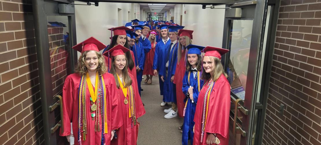 Selinsgrove Valedictorian: Break down those walls | News | dailyitem.com