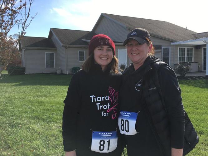 Runners 'Trot for Joy,' raise money for therapeutic riding center ...
