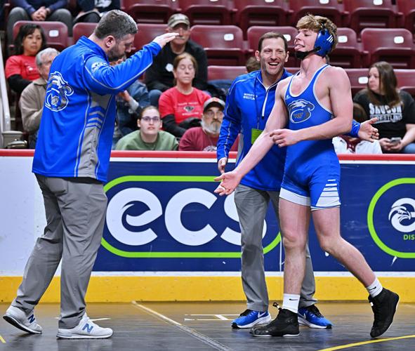 Three wrestlers advance to Class 2A finals | Sports | dailyitem.com