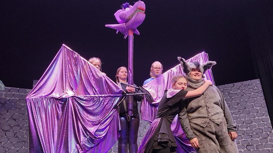 Warrior Run Middle School performs Shrek The Musical Jr. | Applause ...