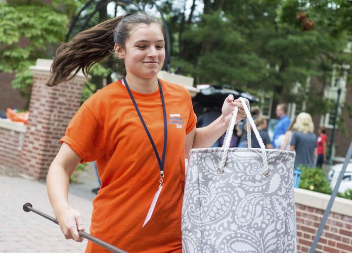 Upperclassmen help new Bucknell students transition into college life ...
