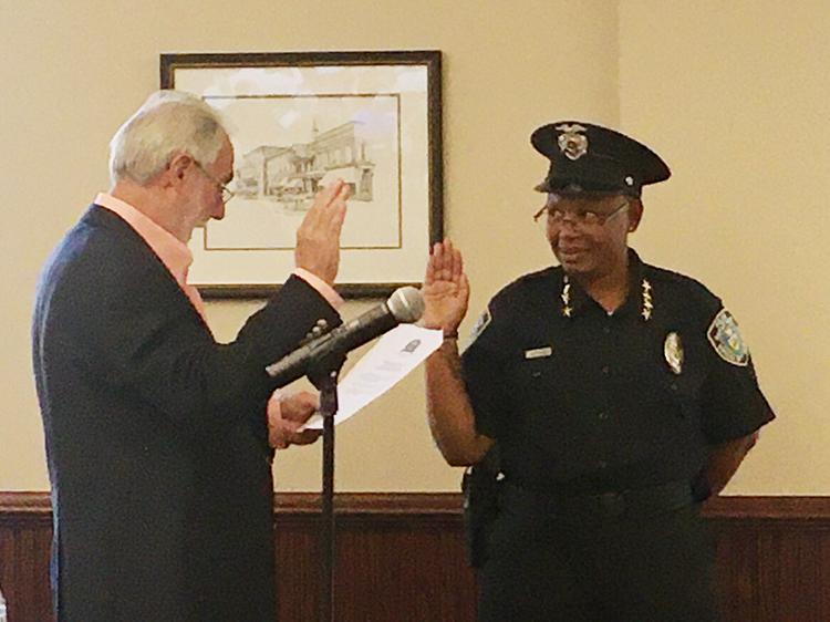New Selinsgrove borough police chief sworn in | News | dailyitem.com