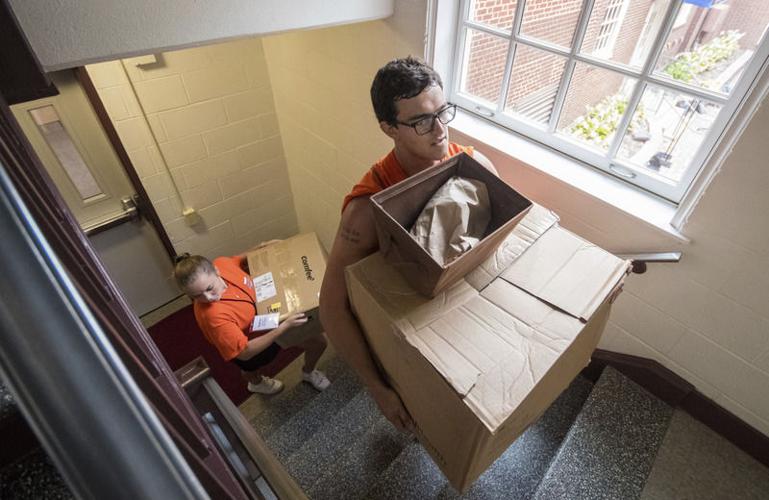 Upperclassmen help new Bucknell students transition into college life ...