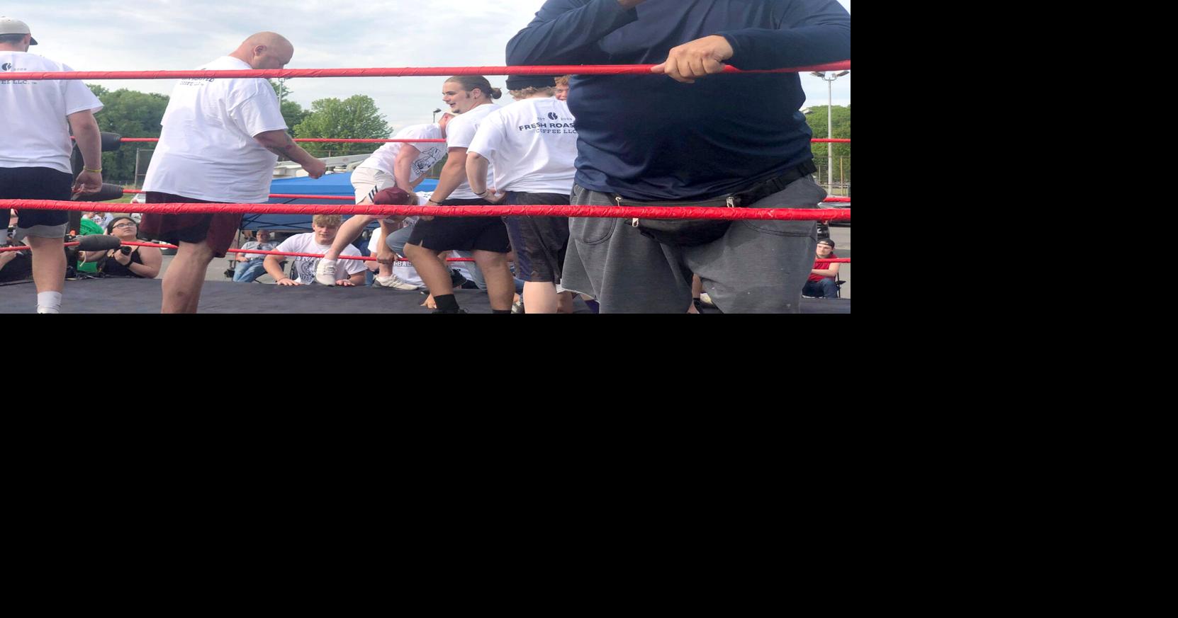 Pro wrestlers invade the Sunbury Ice Rink parking lot | News ...