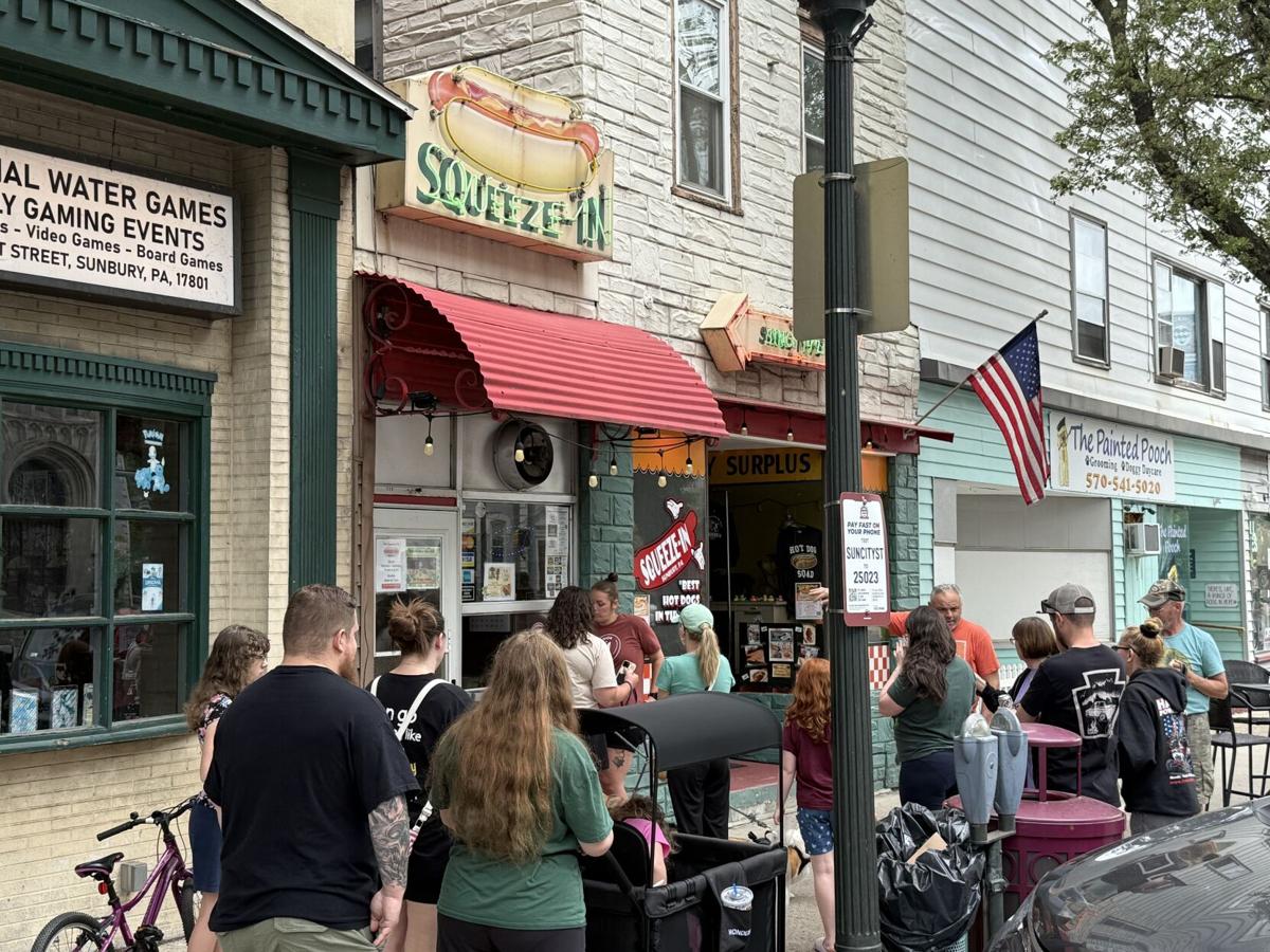 The Squeeze-In celebrates 80 years of serving hotdogs | Local News ...