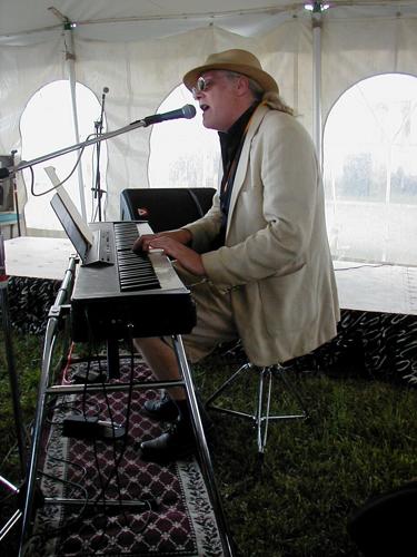 Valley artist has spent years on local music scene | Applause ...