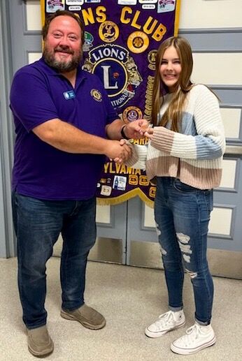 Turbotville Area Lions Club presents apple butter pin | | dailyitem.com