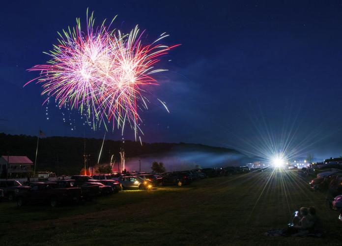 Fireworks kick off holiday weekend | Local News | dailyitem.com
