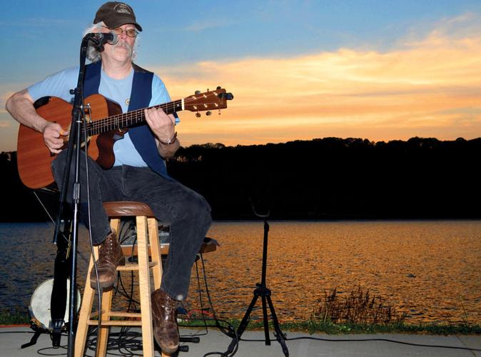 Sun sets over crowd at Sunbury riverfront | News | dailyitem.com