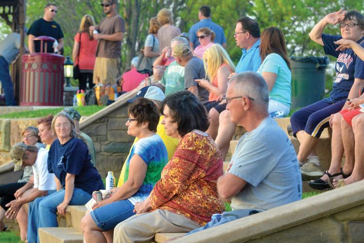 Sun sets over crowd at Sunbury riverfront | News | dailyitem.com