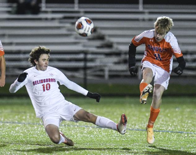 White leads Ironmen to D4 title, states | Sports | dailyitem.com