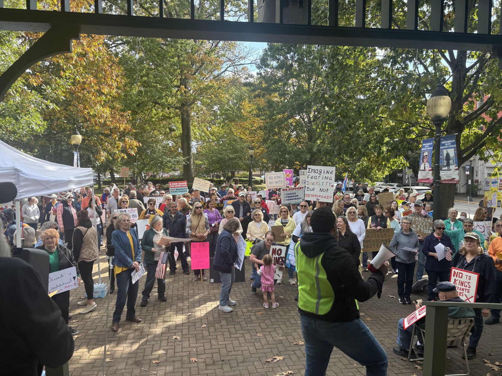 Crowd gathers in downtown Sunbury for No Kings rally | News | dailyitem.com