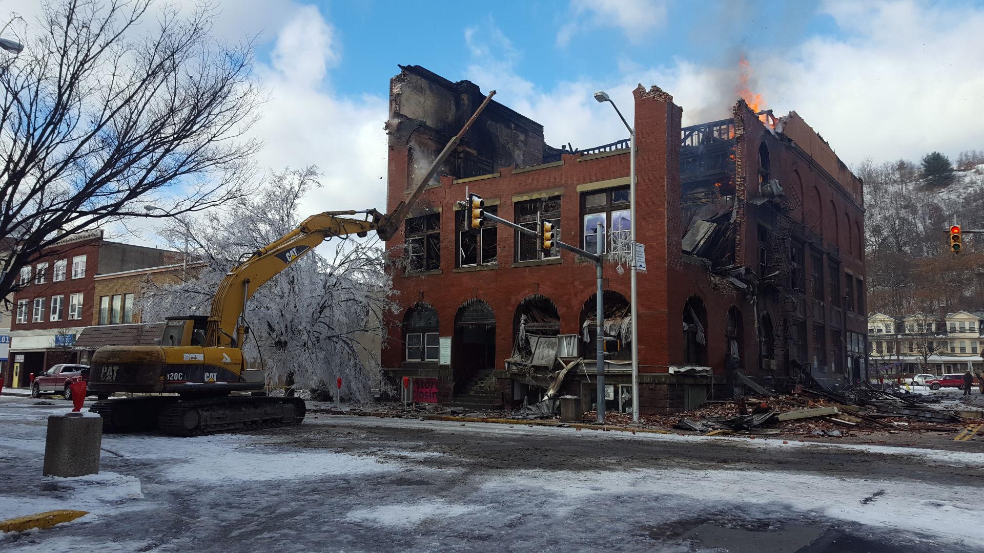 Fire destroys landmark: City, owner mourn loss of Masonic building ...