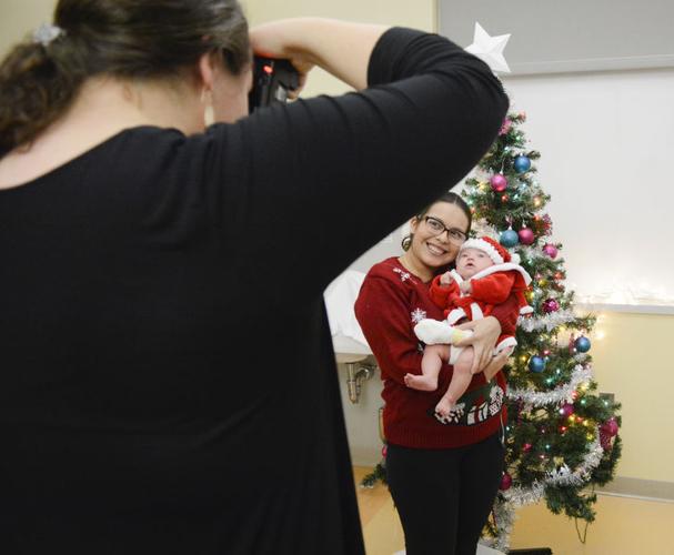 Geisinger sponsors family photos inside children’s hospital | Local ...