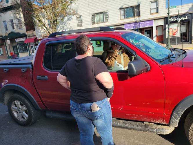 Thanksgiving meal allows Valley families to volunteer | News ...