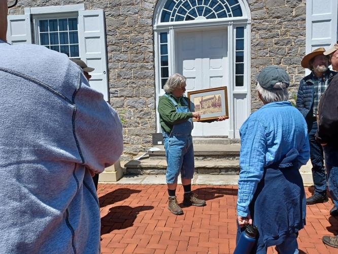 Bucknell class visits, tours Colonial Mansion | News | dailyitem.com